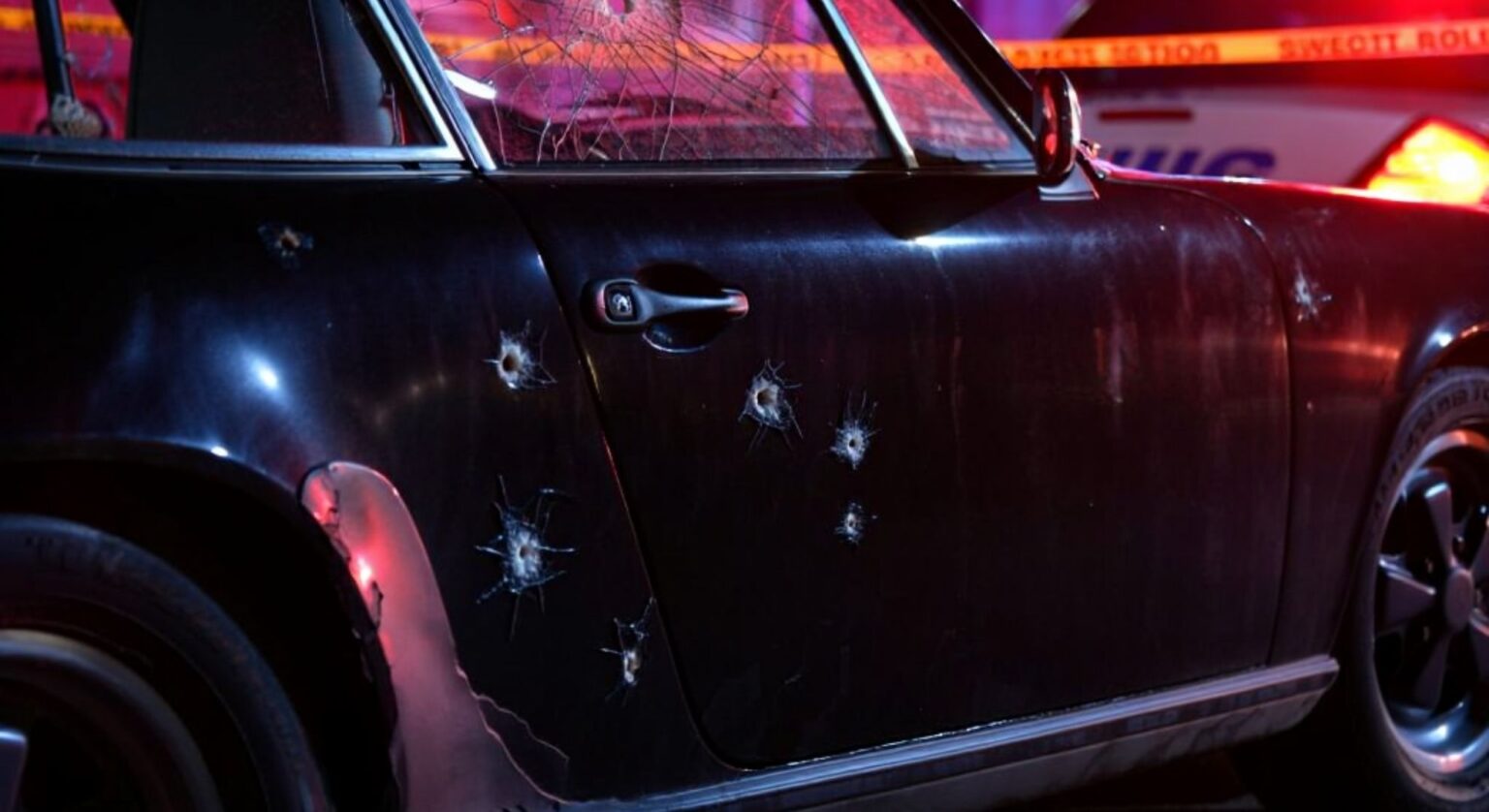 Noite de terror no Porto: tiroteio nos bairros do sul deixa Porsche de ...